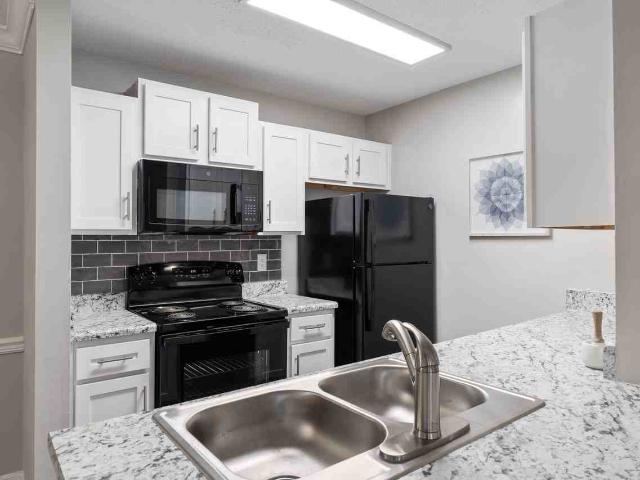 Regency Gates 3 Bedroom Apartment for Rent at 5700 Grelot Rd, Mobile, AL 36609 Berkleigh