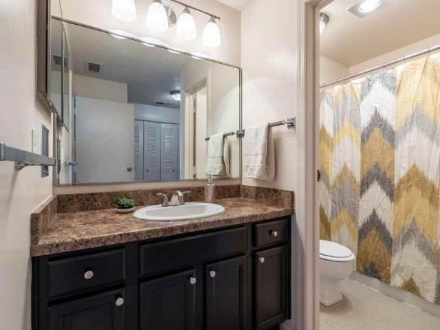 Regency Lakeside Apartment Homes 2 Bedroom Apartment for Rent at 10506 Pacific St, Omaha, NE 68114