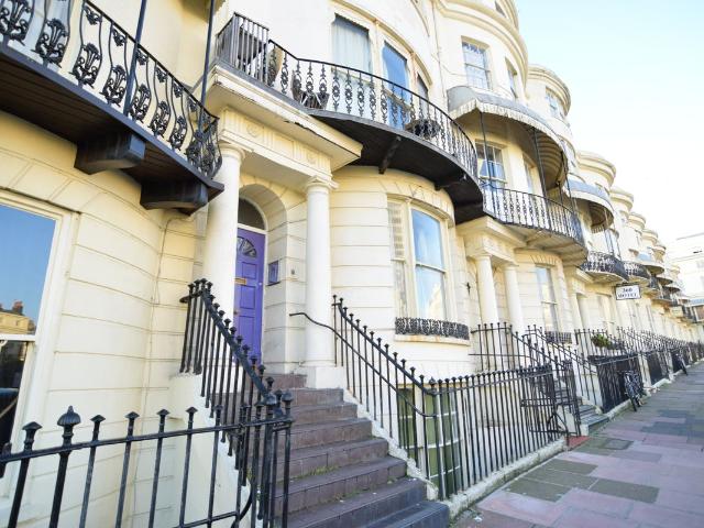 Regency Square, Brighton BN1, Room to rent, £800 pcm | PrimeLocation