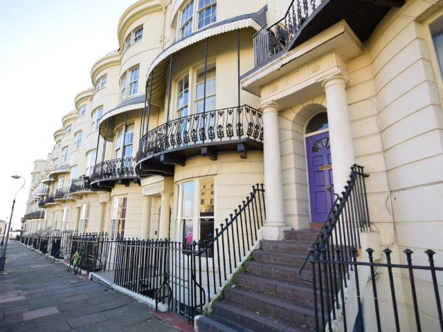 Regency Square, Brighton BN1, Room to rent, £930 pcm | PrimeLocation