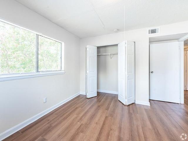 Regency 3 Bedroom Apartment for Rent at 2663 Thomas Ln, Augusta, GA 30906 Wheeless Road