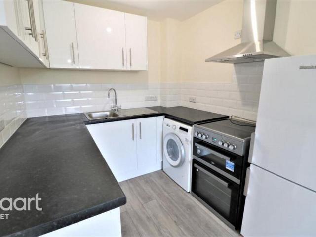 Regent Court, Fleet 1 bed apartment to rent £1,050 pcm £242 pw