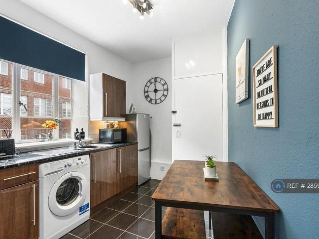 Regent House, Brighton, BN1 1 bed flat to rent £3,100 pcm £715 pw