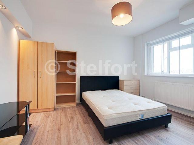 Regent House, Eversholt Street. 2 bed apartment to rent £2,900 pcm £669 pw