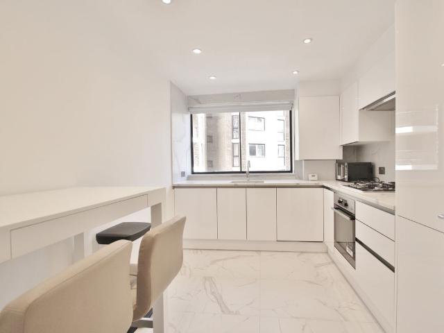 Regent House, Windsor Way, Hammersmith W14, 3 bed flat to rent, £5,000 pcm | PrimeLocation