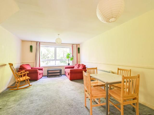 Regent Square E3, Bow, London, 2 bed maisonette to rent, £2,000 pcm | PrimeLocation