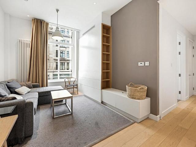 Regent Street, Fitzrovia, London 1 bed flat to rent £3,142 pcm £725 pw