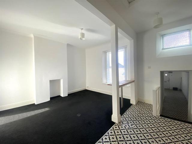 Regent Street, Kingswood, Bristol BS15, 2 bed flat to rent, £1,200 pcm | PrimeLocation