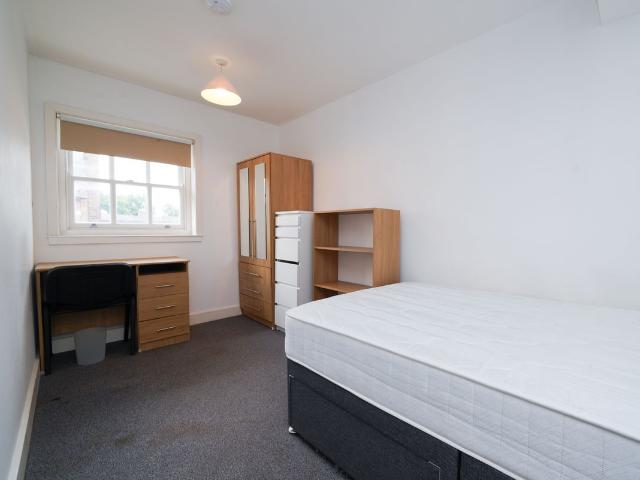 Regent Street, Leamington Spa CV32, 8 bed flat to rent, £4,000 pcm | PrimeLocation