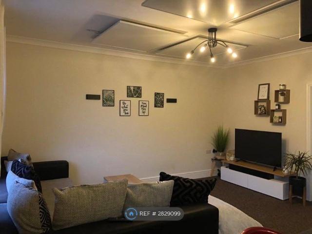 Regent Street, Rugby CV21, 1 bed flat to rent, £760 pcm | PrimeLocation