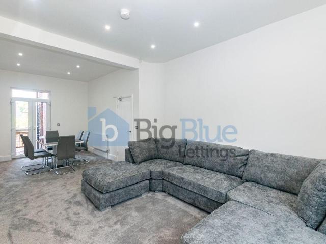Regent Park Terrace, Leeds LS6 9 bed terraced house to rent £5,850 pcm £1,350 pw