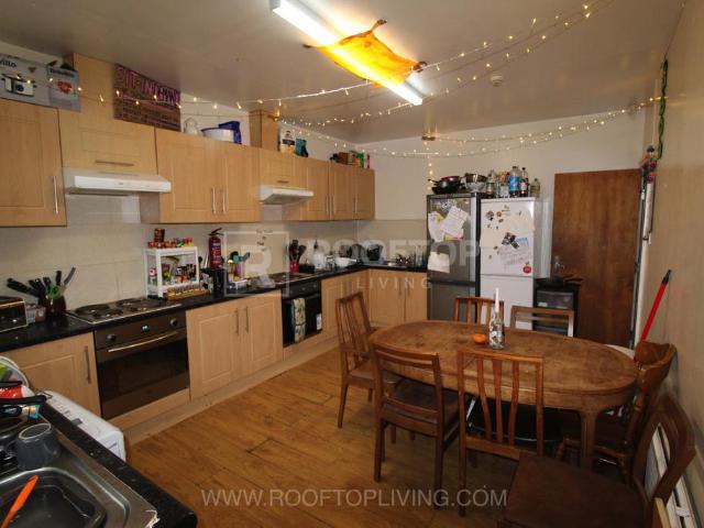 Regent Park Terrace, Leeds LS6 9 bed house to rent £5,031 pcm £1,161 pw
