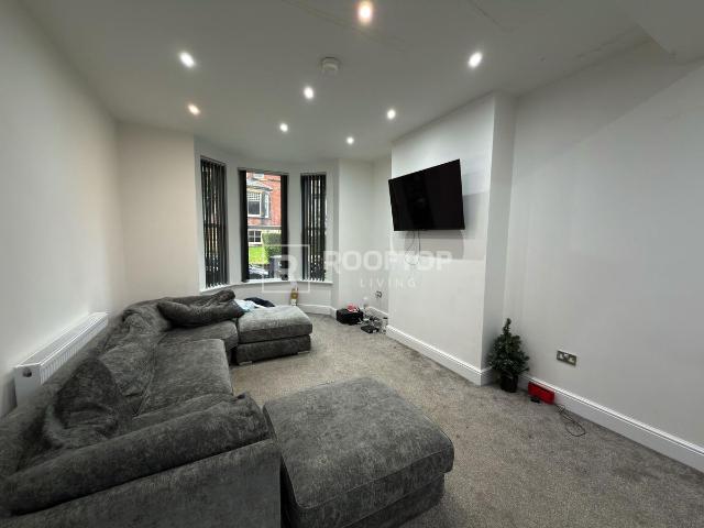 Regent Park Terrace, Leeds LS6, 9 bed shared accommodation to rent, £607 pppm | PrimeLocation