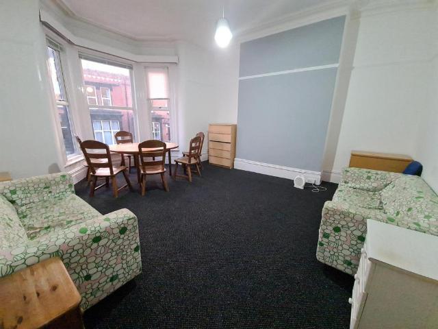 Regent Park Terrace, Leeds 6 bed house to rent £3,354 pcm £774 pw