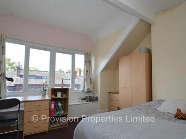 Regent Park Avenue, Hyde Leeds, 6 Bedroom Terraced