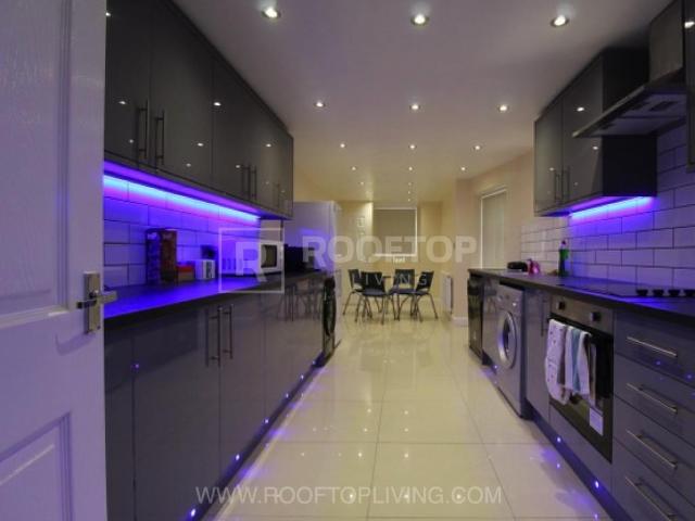 Regent Park Avenue, Leeds LS6 4 bed house to rent £2,877 pcm £664 pw
