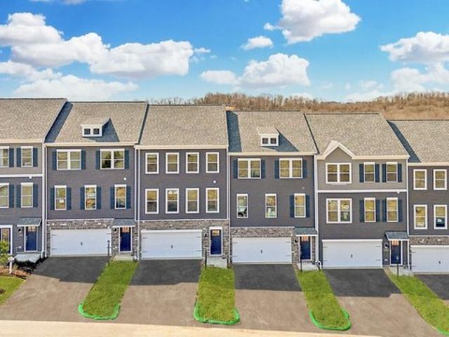 Regent Plan Autumn Woods Townhomes Community