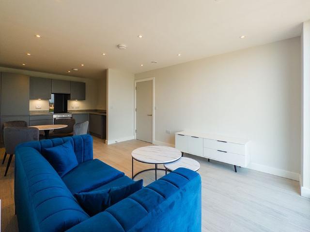 Regent Plaza, Block B, Oldfield Road, Salford M5, 2 bed flat to rent, £1,250 pcm | PrimeLocation