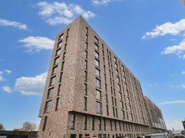 Regent Plaza, Oldfield Road, 2 Bedroom Property