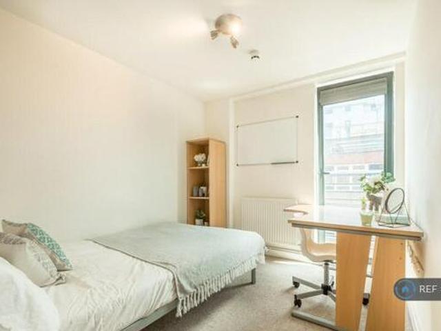 Regent Terrace, Sheffield, 5 Bedroom Flat