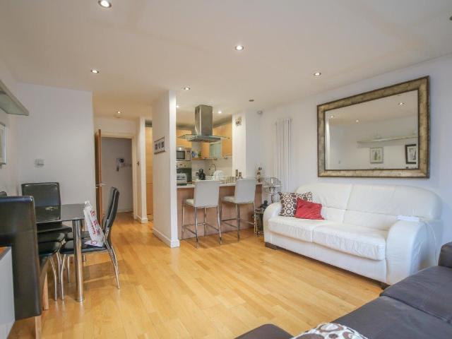 Regents Canal House,, E14