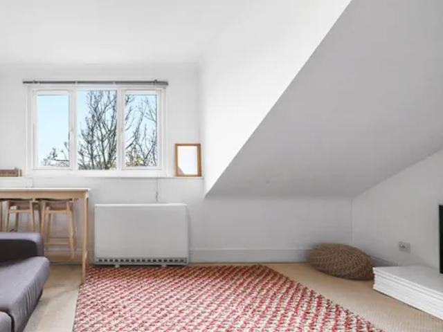 Regent's Canal towpath, London, NW1 0TY, United Kingdom | 3 bed apartment for rent #167589015 | Rentberry