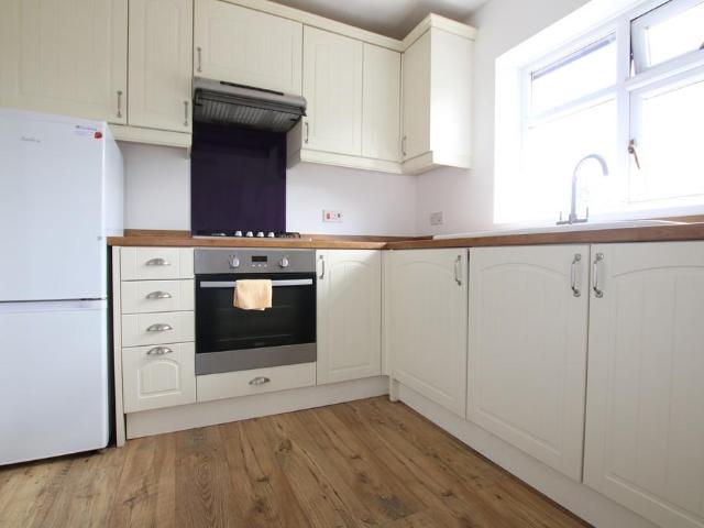 Regents Close, Hayes, Middlesex 1 bed flat to rent £1,150 pcm £265 pw