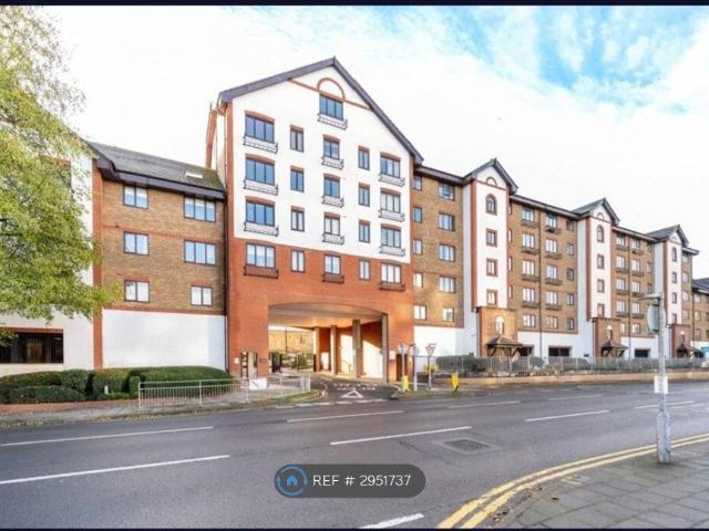 Regents Court, Kingston Upon Thames KT2, 2 bed flat to rent, £2,100 pcm | PrimeLocation
