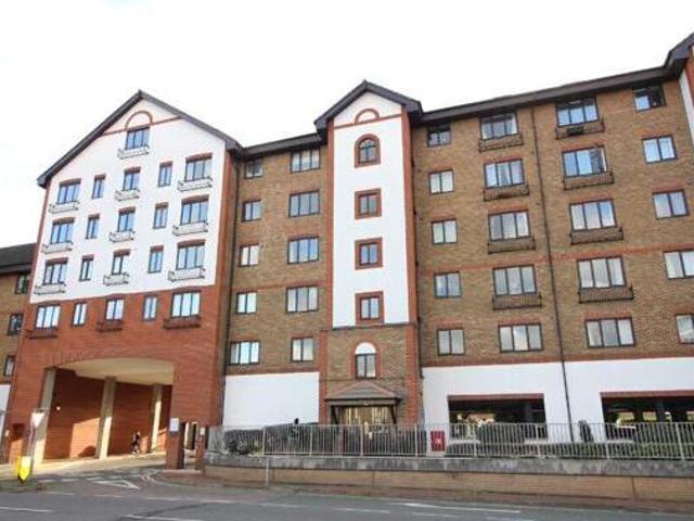 Regents Court, Kingston Upon Thames, 2 Bedroom Apartment