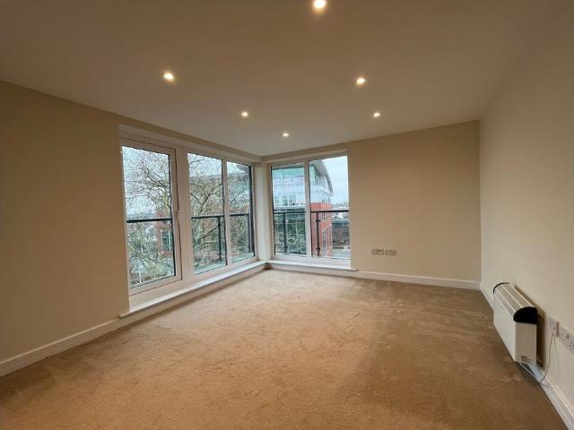 Regents Court, Victoria Way, Woking GU21, 2 bed flat to rent, £1,650 pcm | PrimeLocation