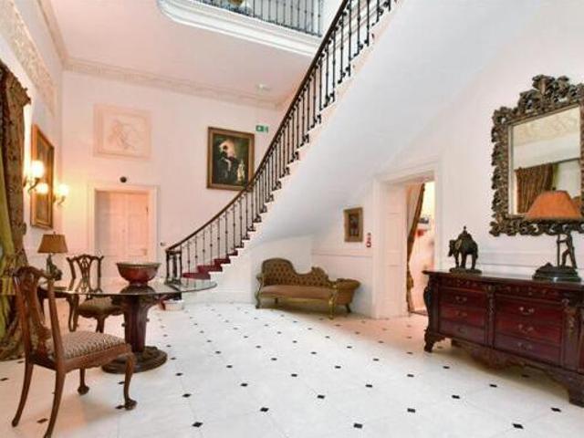 Regents Drive, Woodford Green, 4 Bedroom Apartment