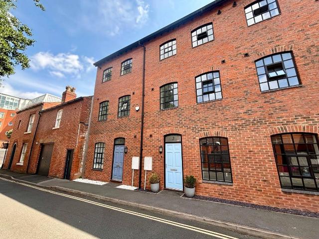 Regents Parade, Birmingham B1, 3 bed flat to rent, £1,800 pcm | PrimeLocation
