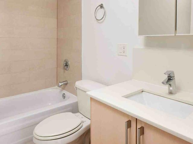 Regents Park 2 Bedroom Apartment for Rent at 5035 S East End Ave, Chicago, IL 60615 Kenwood