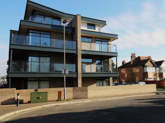 Regents Park, Southampton, Hampshire SO16, 2 bed flat to rent, £1,350 pcm | PrimeLocation