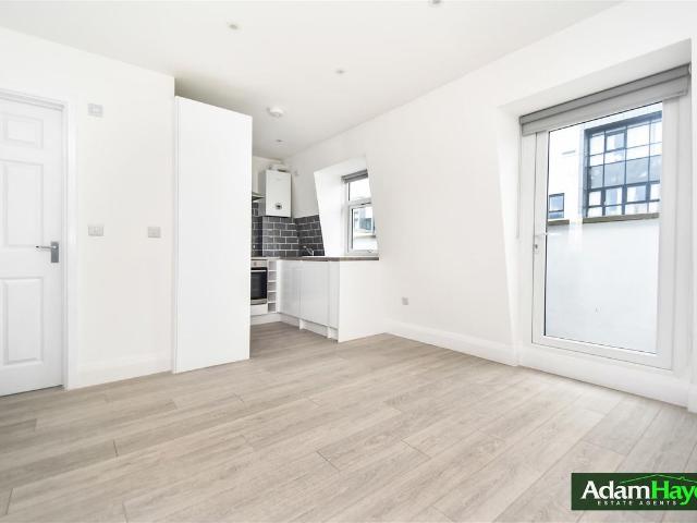 Regents Park Road, Finchley Central N3, 1 bed flat to rent, £1,700 pcm | PrimeLocation