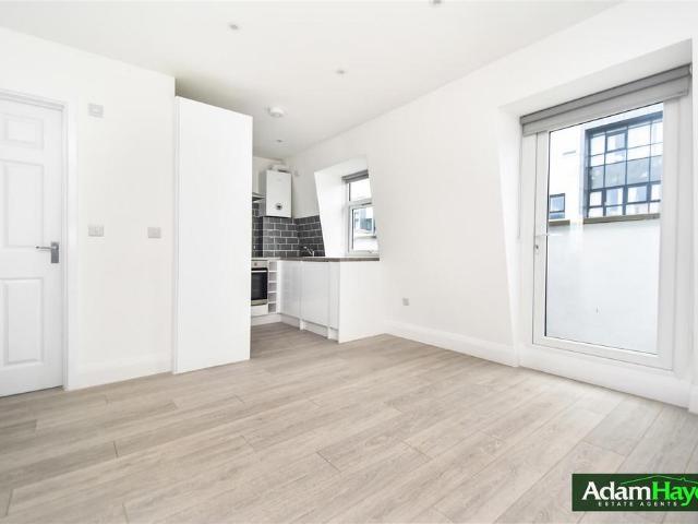 Regents Park Road, London N3 1 bed apartment to rent £1,700 pcm £392 pw