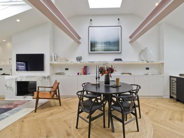 Regents Park Road, London, NW1 2 bed flat to rent £5,200 pcm £1,200 pw