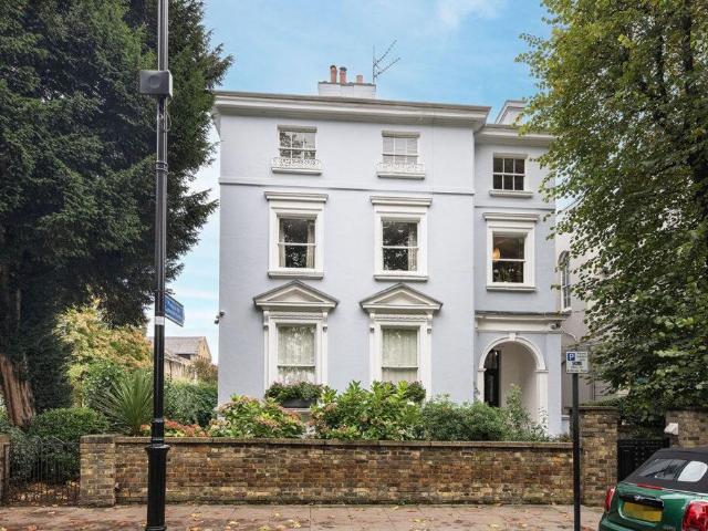 Regents Park Road, Primrose Hill. 4 bed apartment to rent £18,417 pcm £4,250 pw