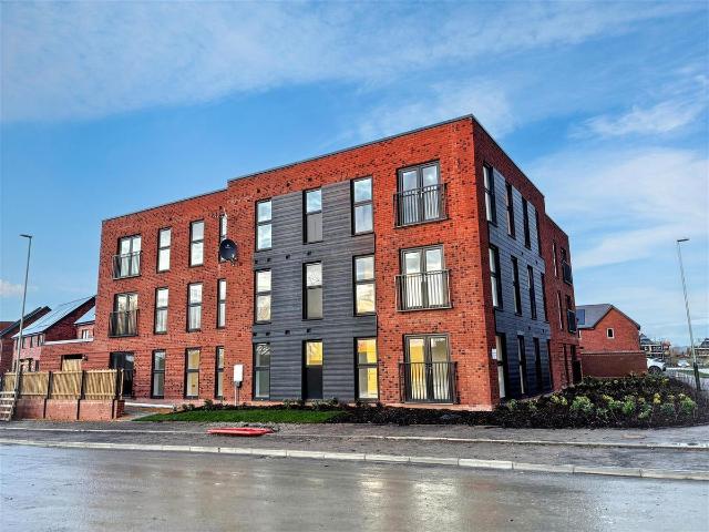 Regents Village, Cheltenham GL51, 2 bed flat to rent, £1,200 pcm | PrimeLocation