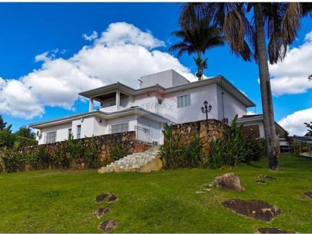 Região dos Lagos Sobradinho área de 25.000 m2 escriturado duas casas de alto padrão