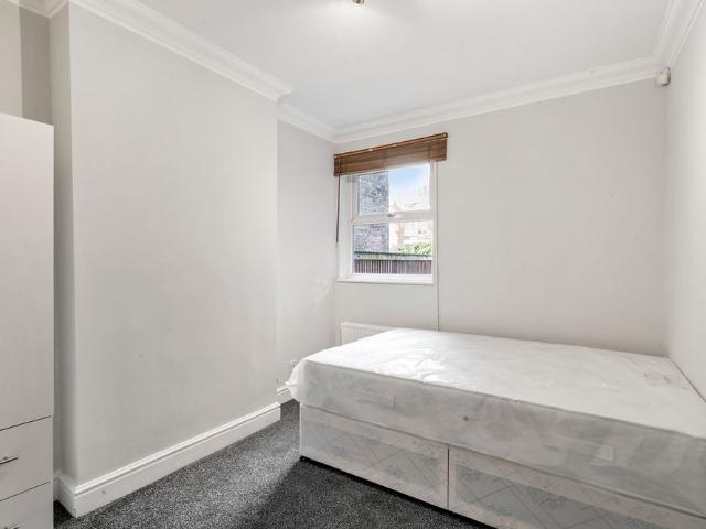 Reginald Street, Luton, LU2