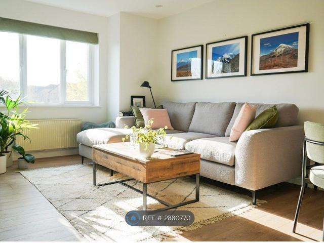 Regis Court, Mitcham CR4, 1 bed flat to rent, £2,450 pcm | PrimeLocation