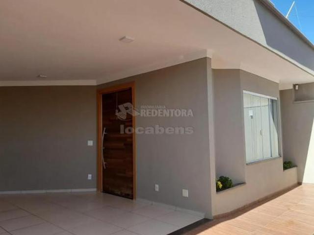 Regissol I Casa com 03 dormitórios sendo 01 tipo apartamento