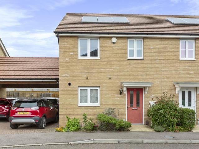 Regna Close, Rainham RM13 3 bed end of terrace house to rent £2,100 pcm £485 pw