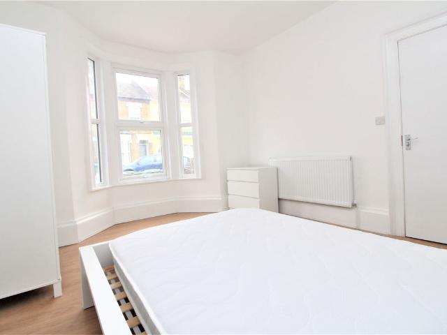 Reidhaven Road, Plumstead SE18, Room to rent, £800 pcm | PrimeLocation