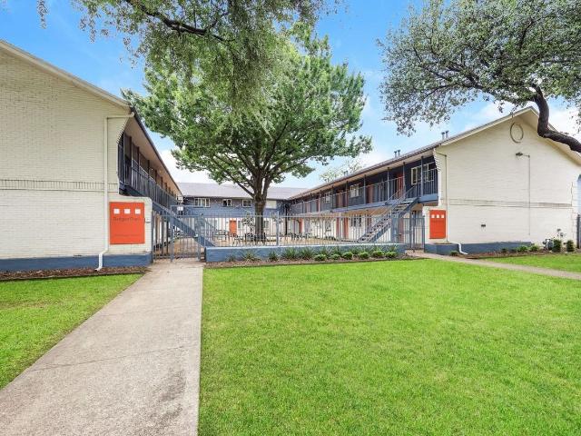 Reiger Park Apartments 2 Bedroom Apartment for Rent at 4618 Reiger Ave, Dallas, TX 75246 Peak's