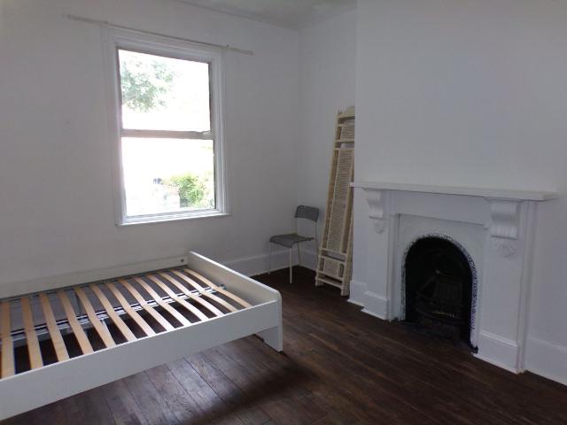 Reighton Road, Hackney E5, Room to rent, £900 pcm | PrimeLocation