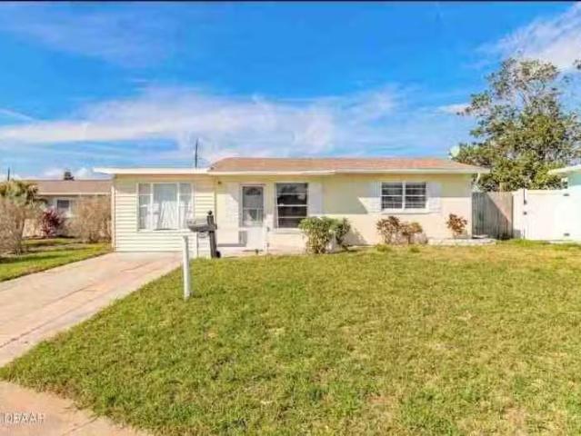 Relax and recharge in this stunning, recently remodeled beach.
