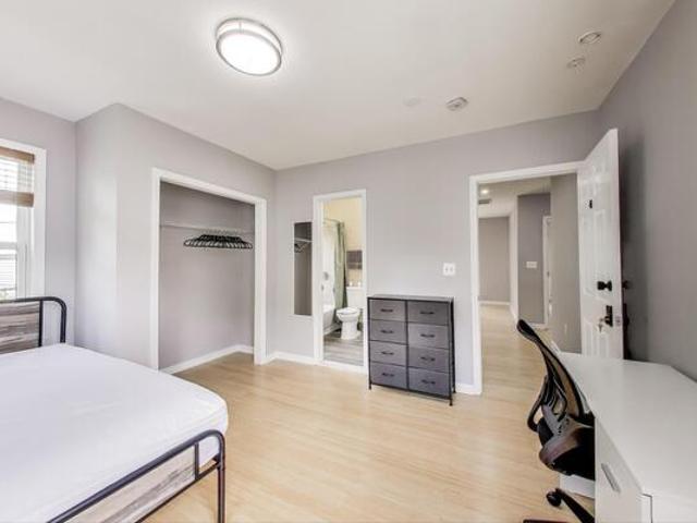 Relax in College Park, MD with Spacious Rooms
