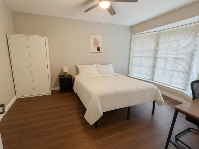 Relaxed South Dallas Living Peaceful Home • Spac